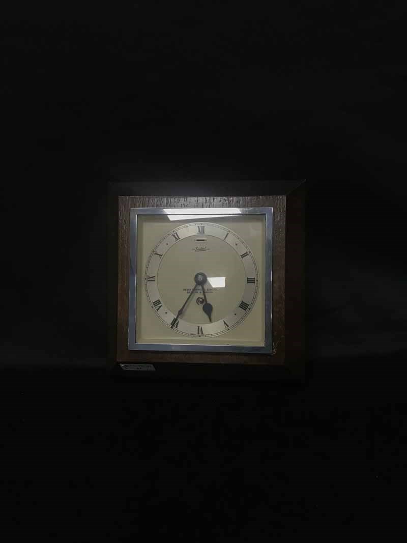 Lot 41 - 1940S WALL CLOCK