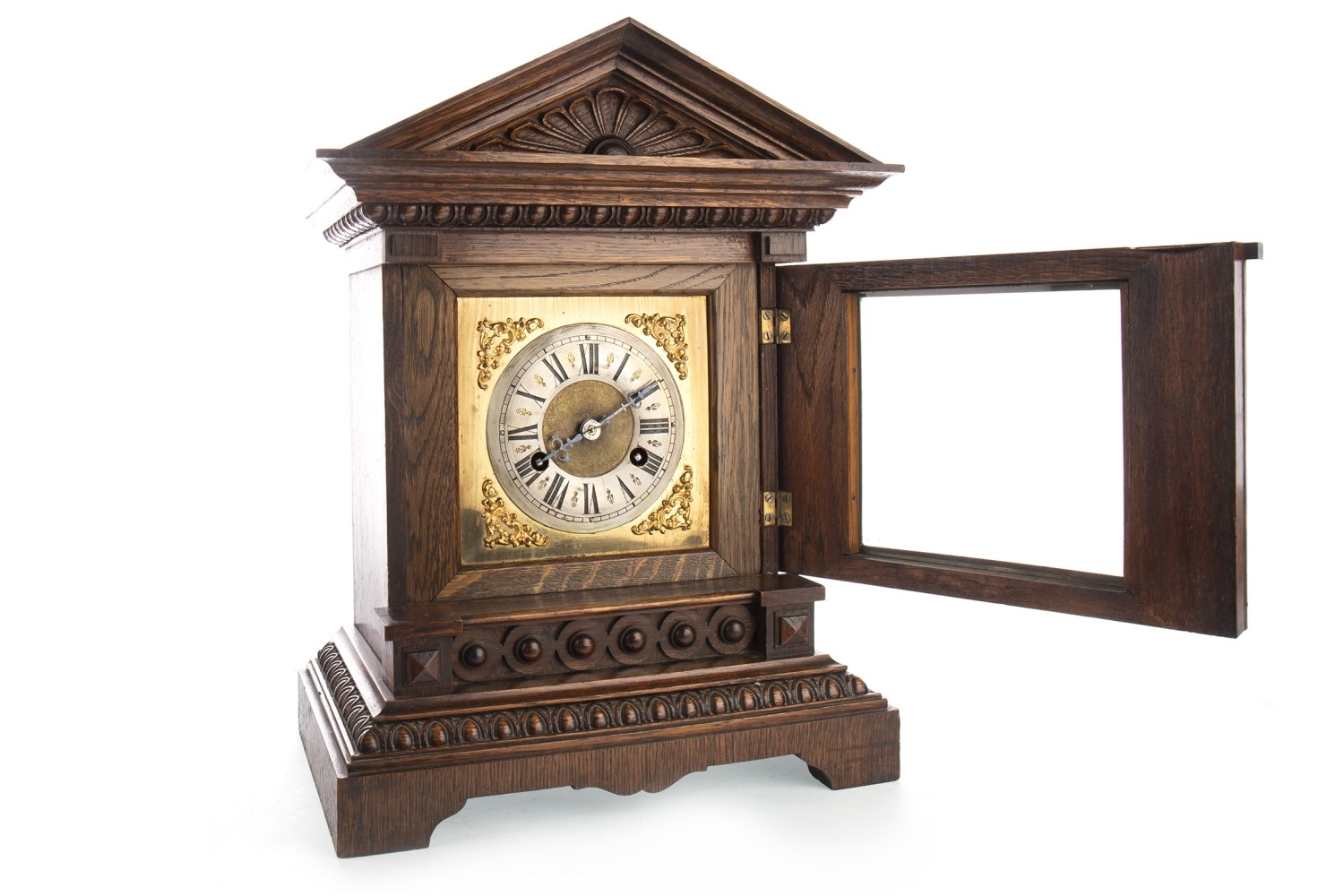 Lot 1428 - A VICTORIAN MANTEL CLOCK