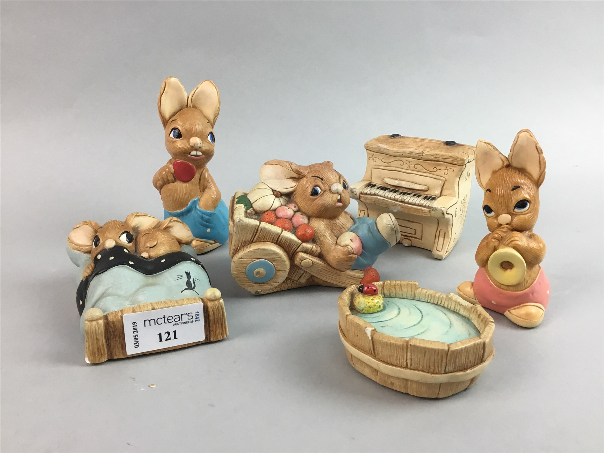 Lot 121 - A GROUP OF PENDELFIN FIGURES
