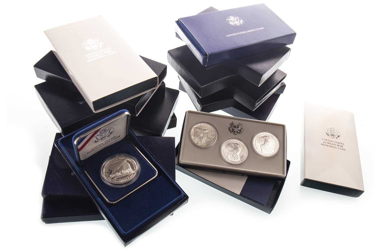 Lot 553 - FIFTEEN USA COINS AND COIN SETS