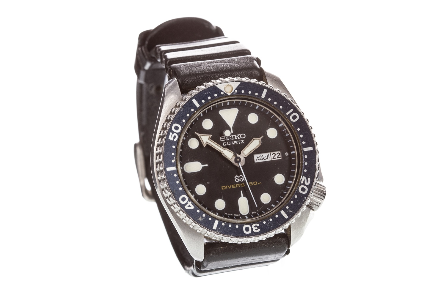 Lot 802 - A GENTLEMAN'S SEIKO QUARTZ DIVERS WATCH