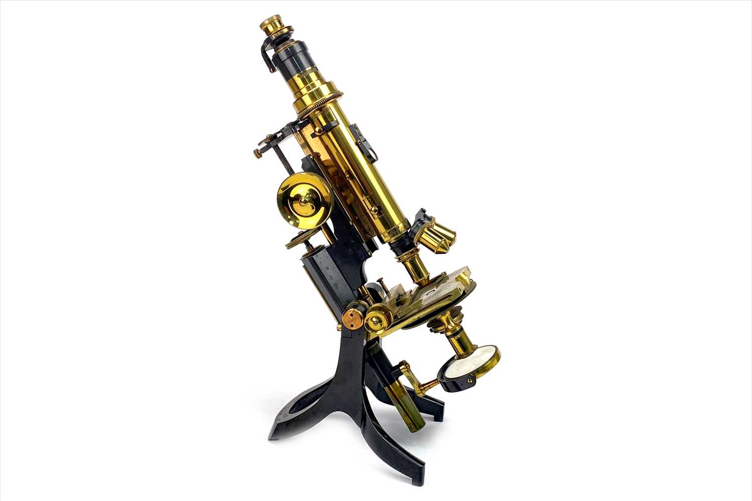 Lot 1184 - AN EARLY 20TH CENTURY PETROLOGICAL