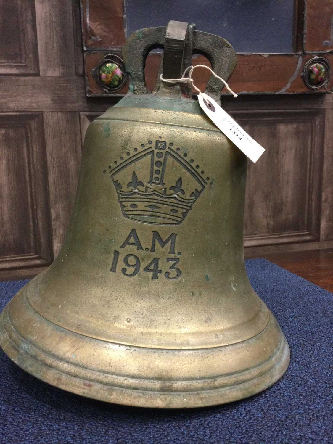 Lot 1314 - A WWII AIR MINISTRY R.A.F. SCRAMBLE BELL