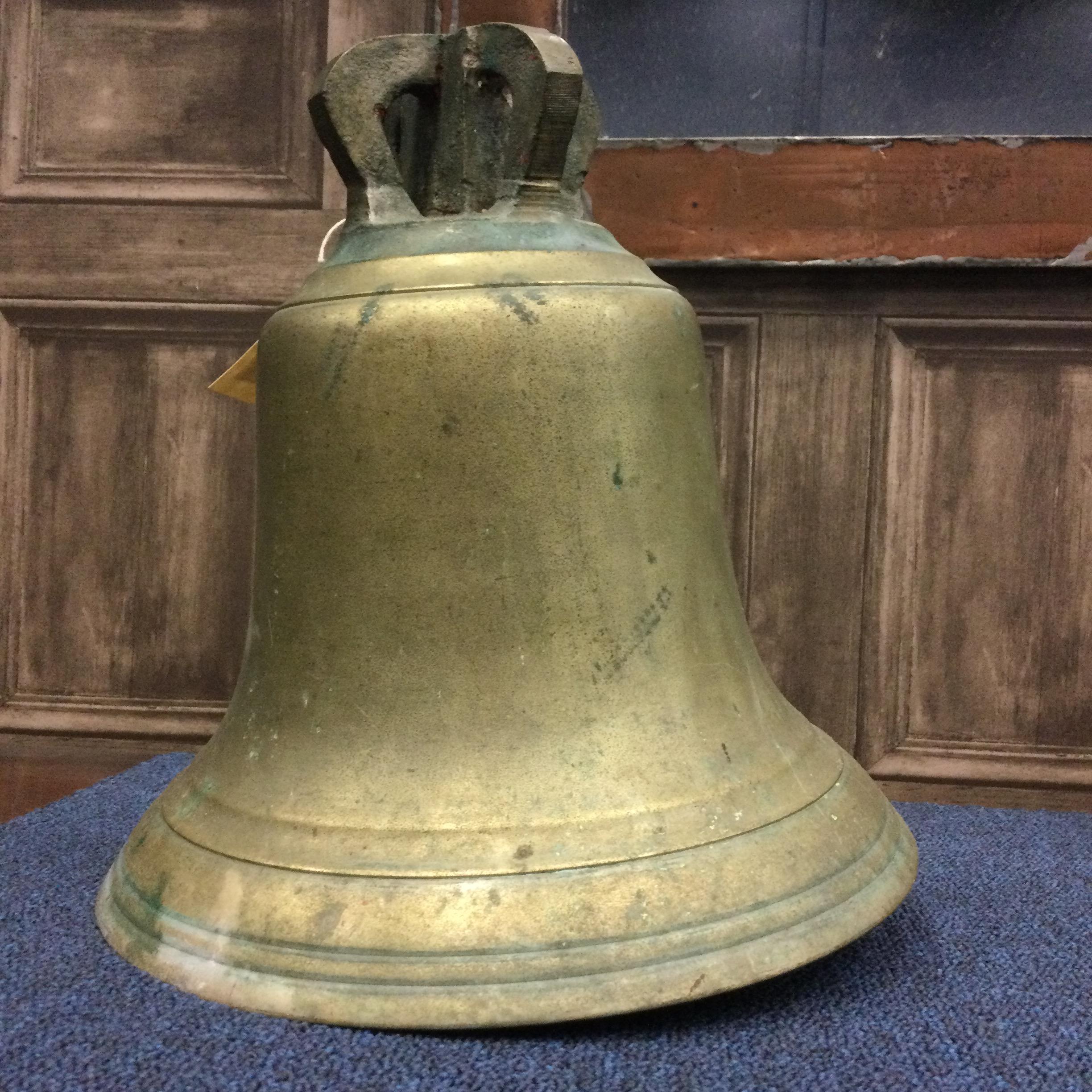 Lot 1314 - A WWII AIR MINISTRY R.A.F. SCRAMBLE BELL