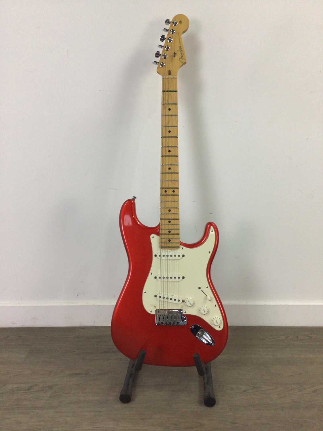 Lot 660 - A FENDER STRATOCASTER ELECTRIC GUITAR