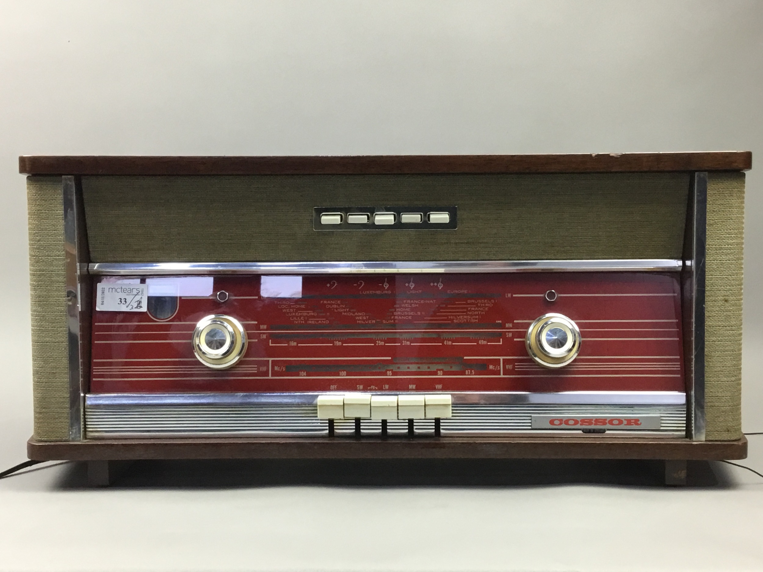 Lot 33 - A VINTAGE COSSOR RADIO, A FERGUSON RADIO AND