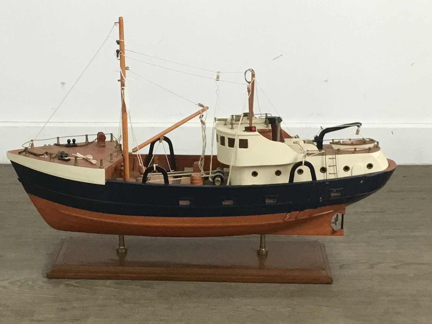 Lot 205 - SCRATCH BUILT MODEL OF A TRAWLER