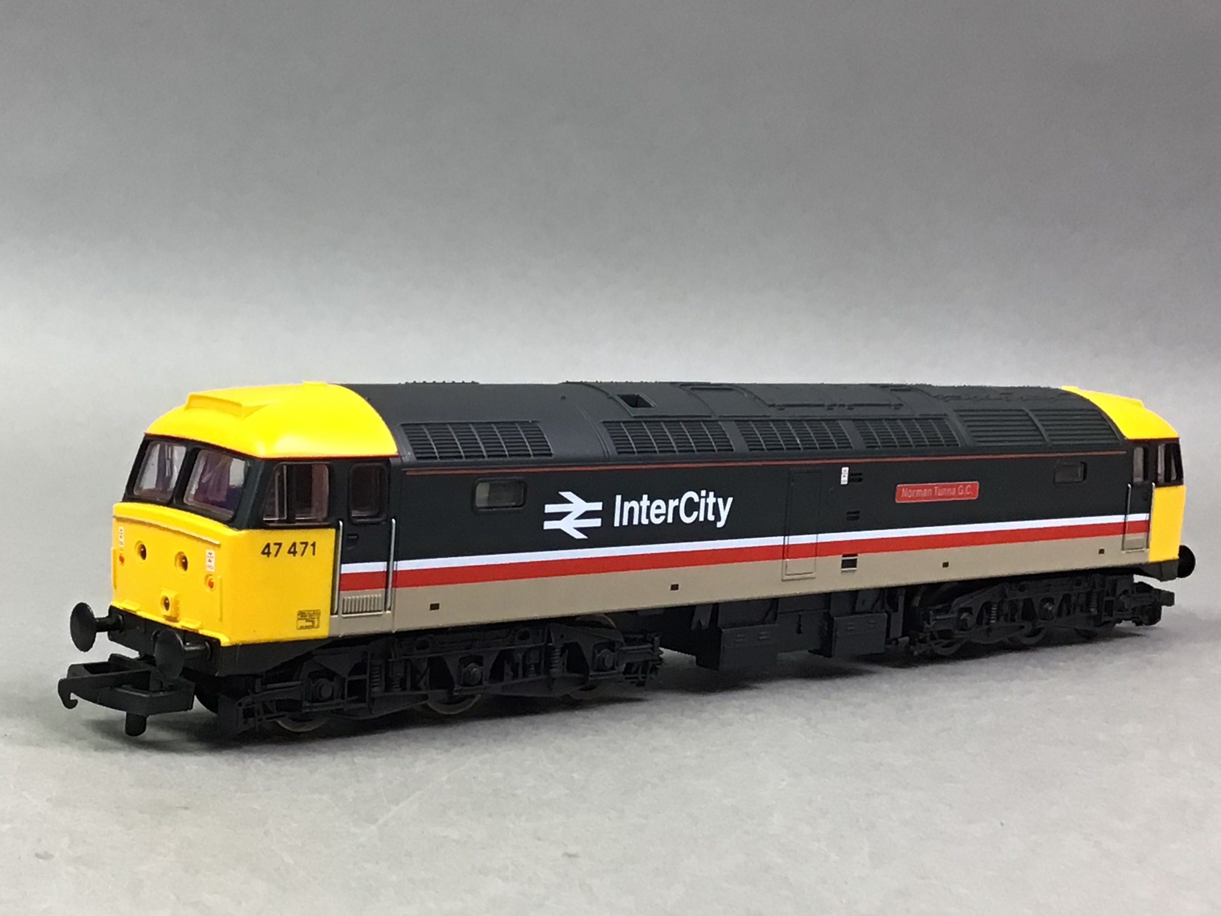 Lot 1047 - MODEL RAILWAY, EIGHT LOCOMOTIVES