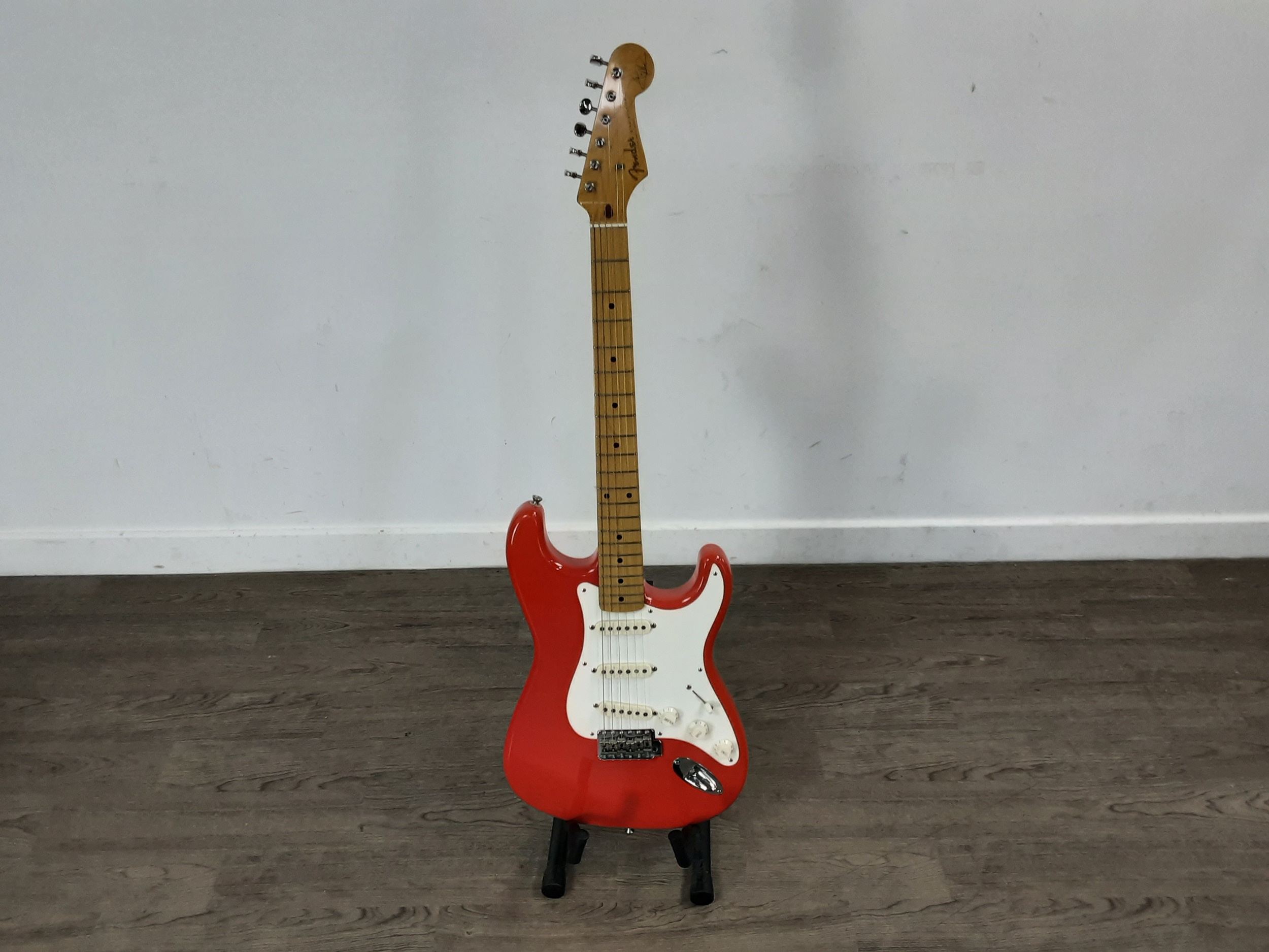 Lot 641 - FENDER STRATOCASTER ELECTRIC GUITAR,