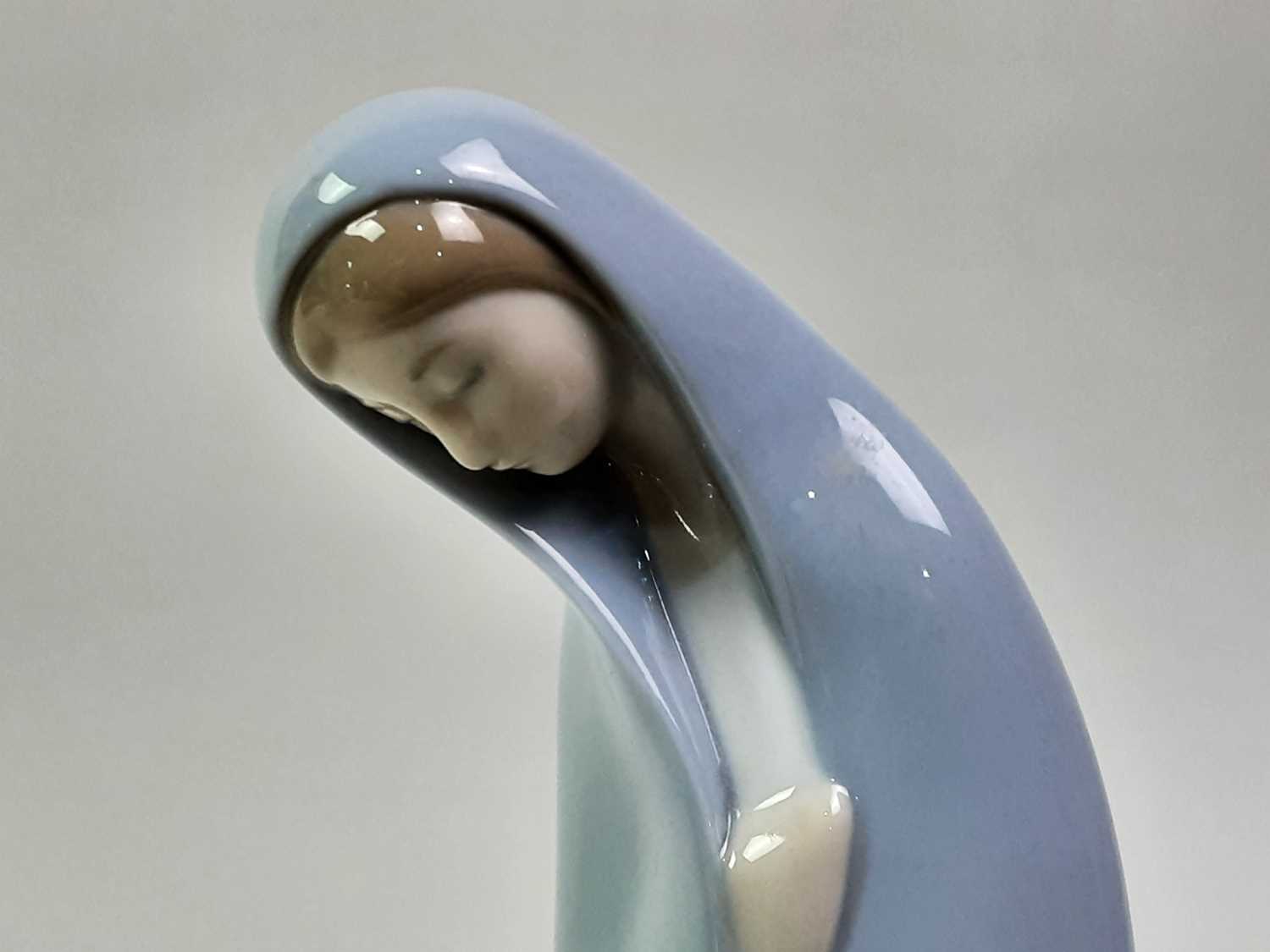 Lot 14 - GROUP OF LLADRO FIGURES,