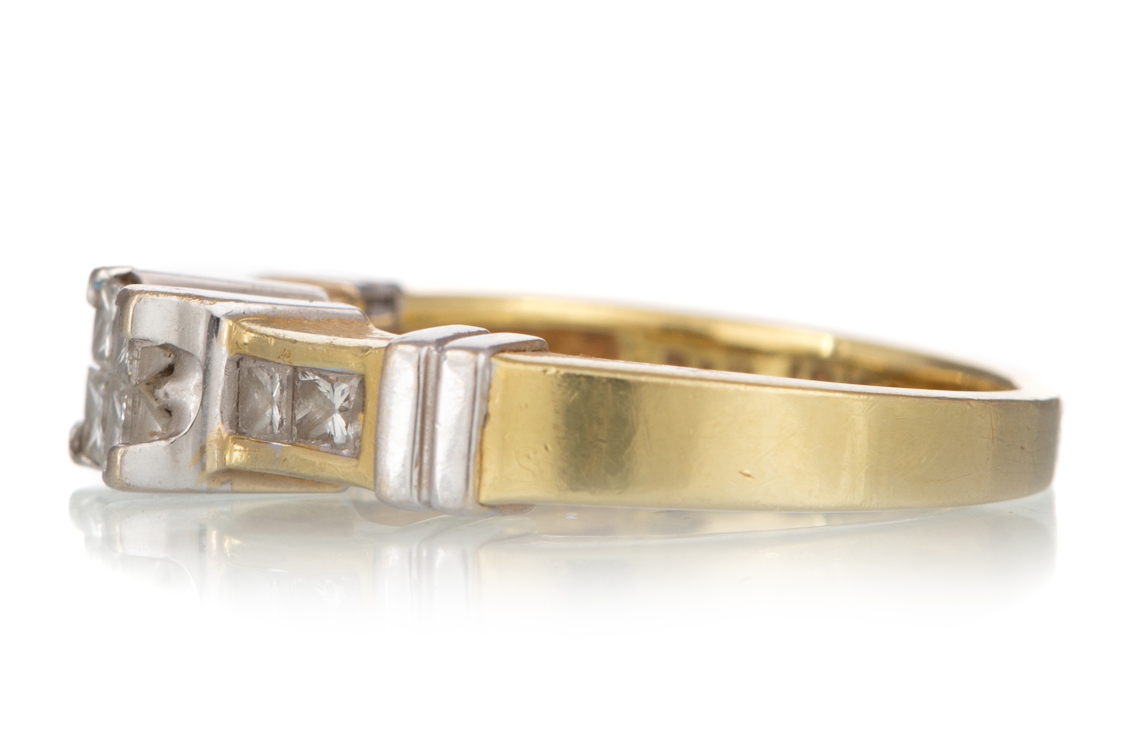 Lot 547 - DIAMOND TILE RING,