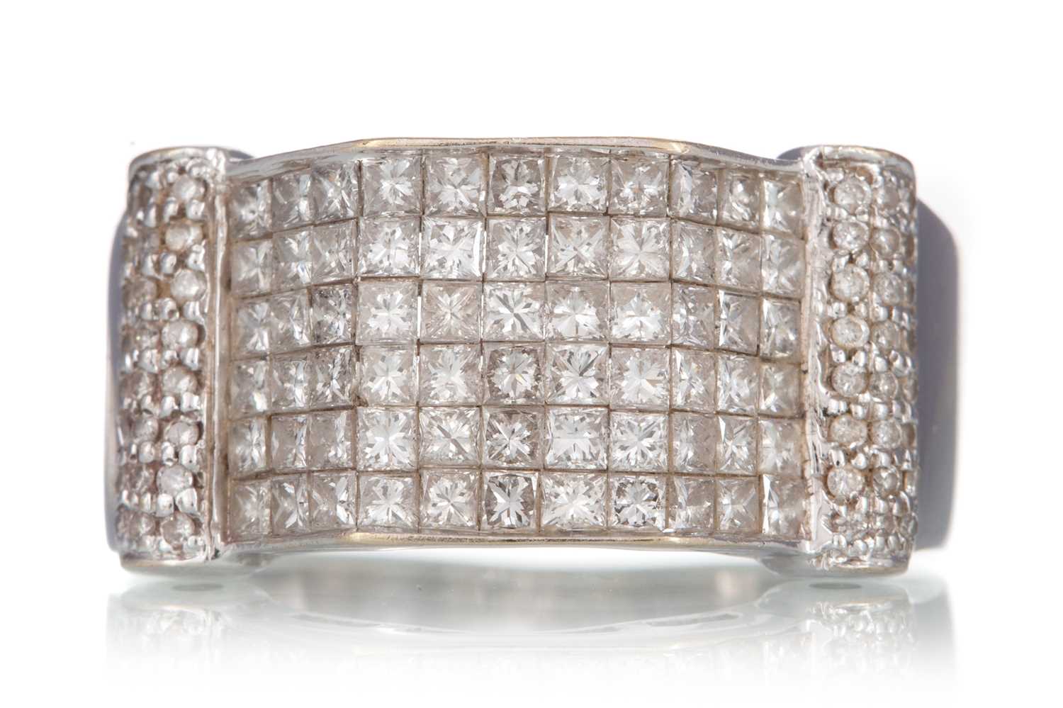 Lot 599 - DIAMOND TILE RING,