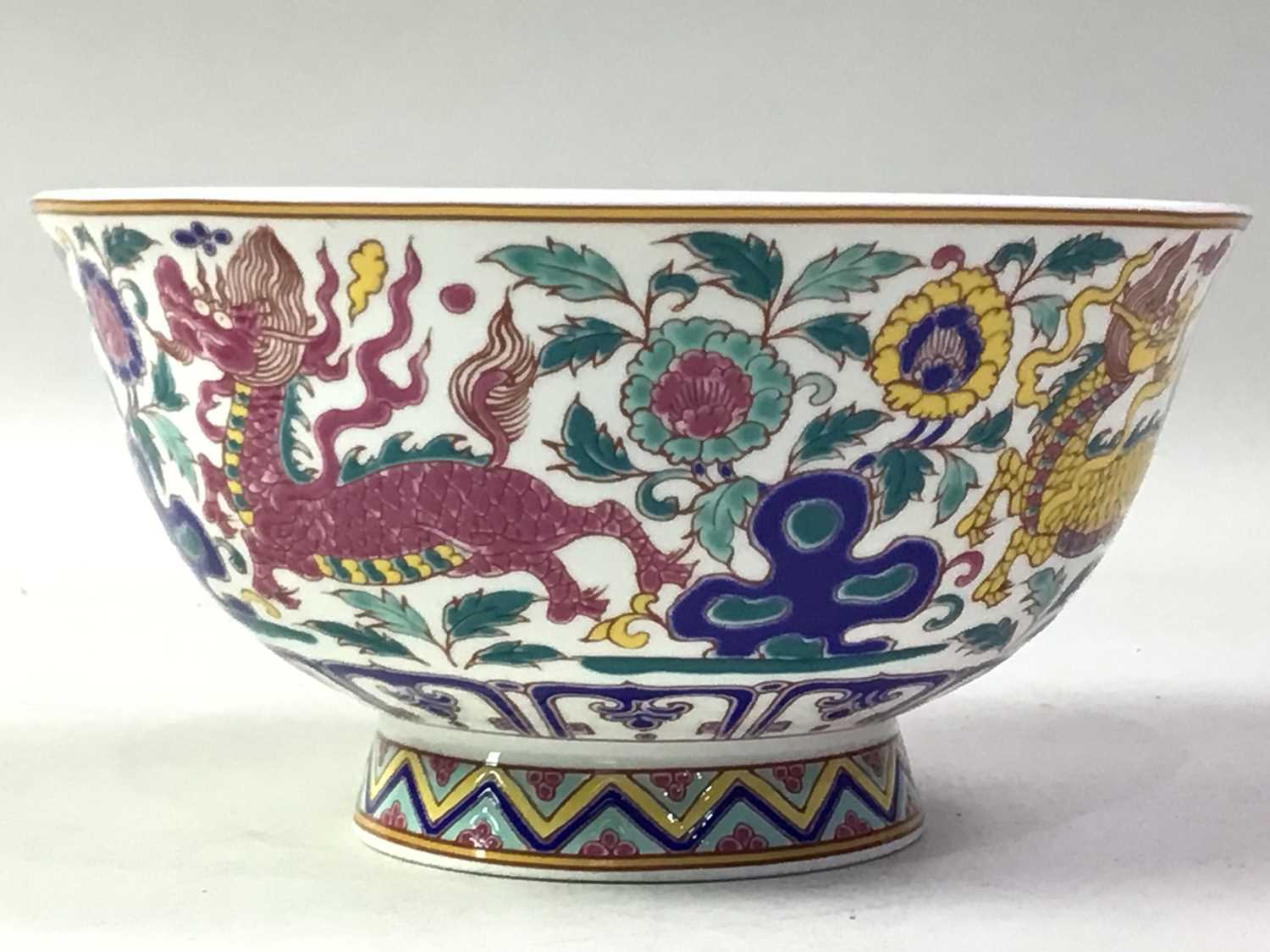 Lot 25 - GROUP OF CHINESE BOWLS AND A CHINESE DISH,