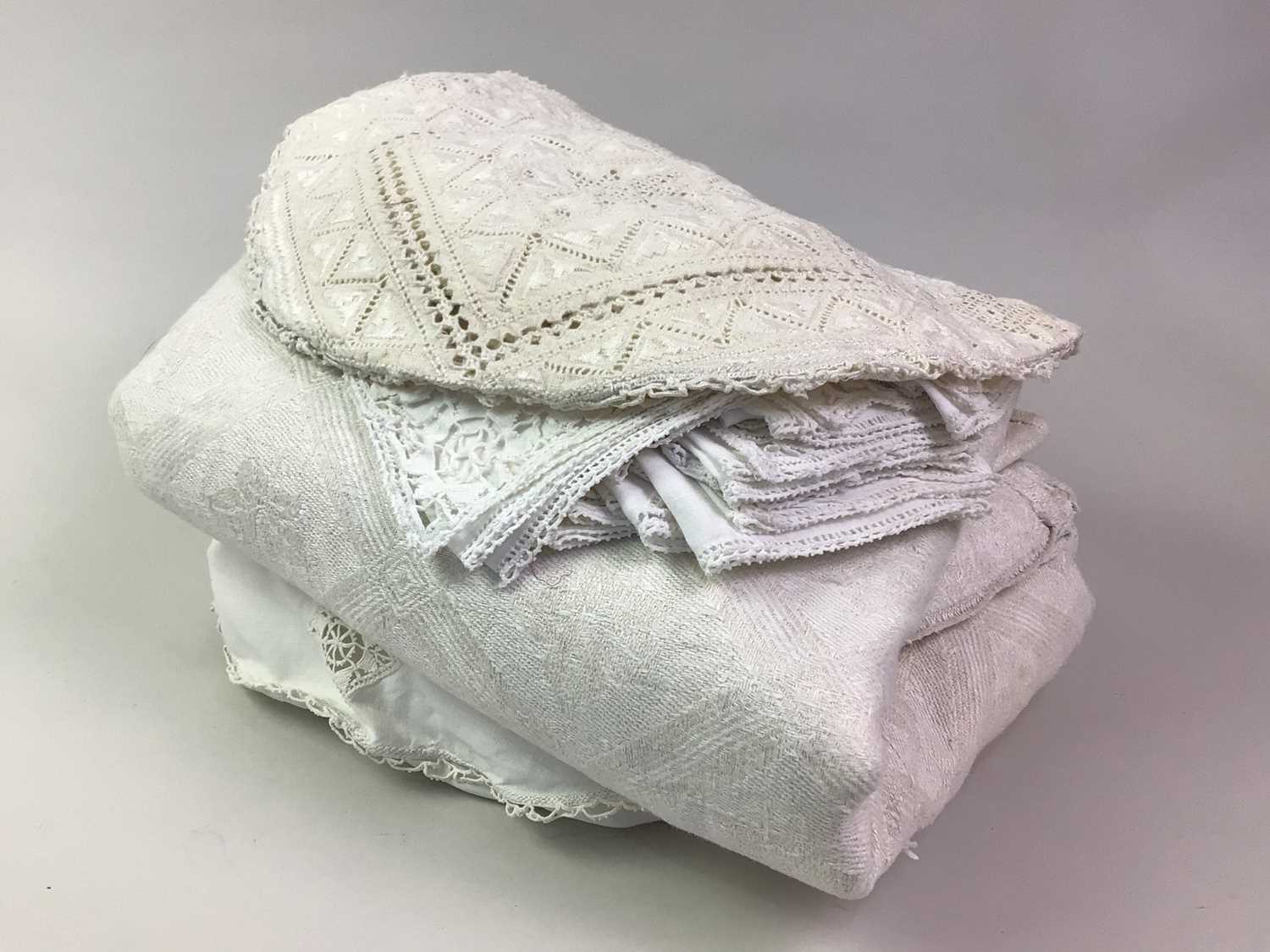 Lot 177 - COLLECTION OF LINEN,