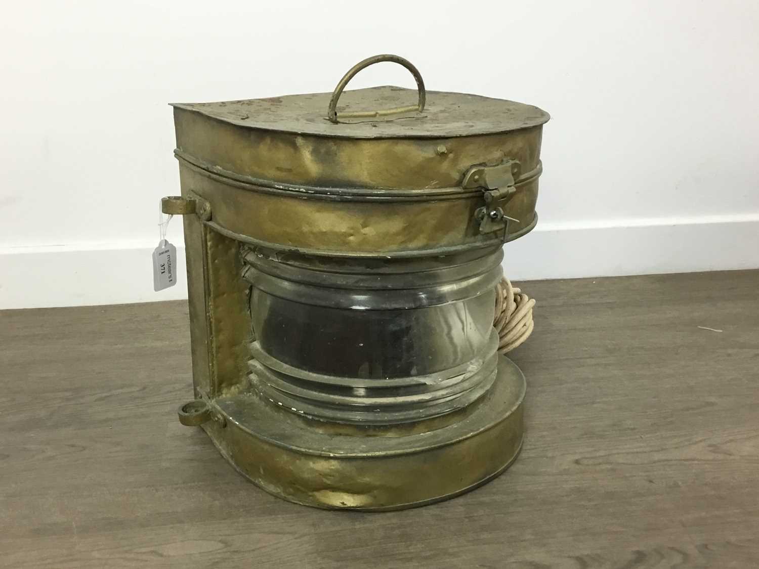 Lot 371 - PAINTED METAL MAST HEAD LAMP,