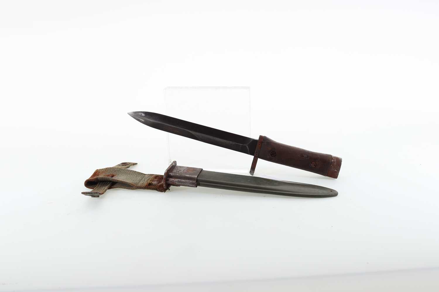 Lot 66 - DUTCH AR 10 BAYONET,