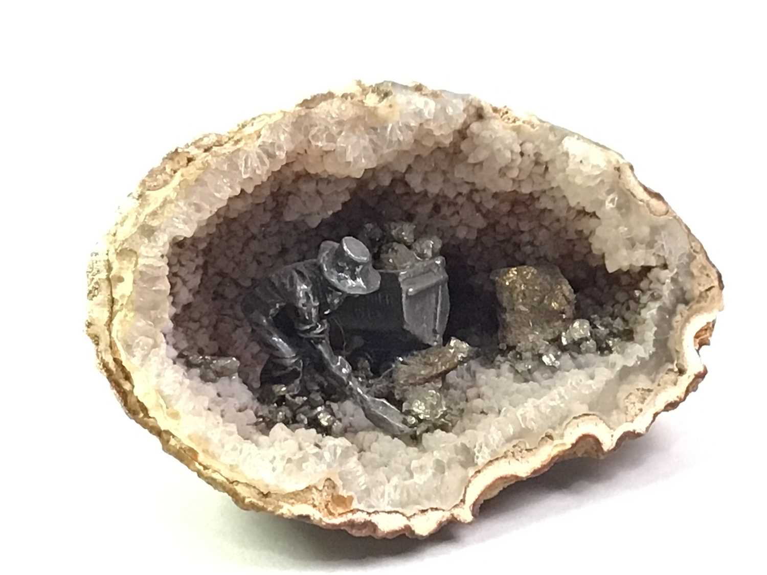 Lot 590 - COLLECTION OF MINERAL SPECIMEN GROUPS,