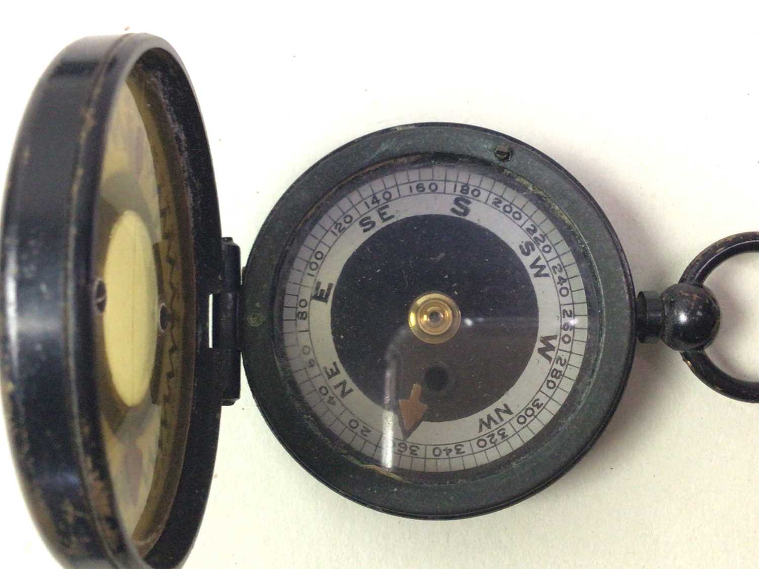 Lot 184 - THE MAGNAPOLE WORLD WAR ONE COMPASS,