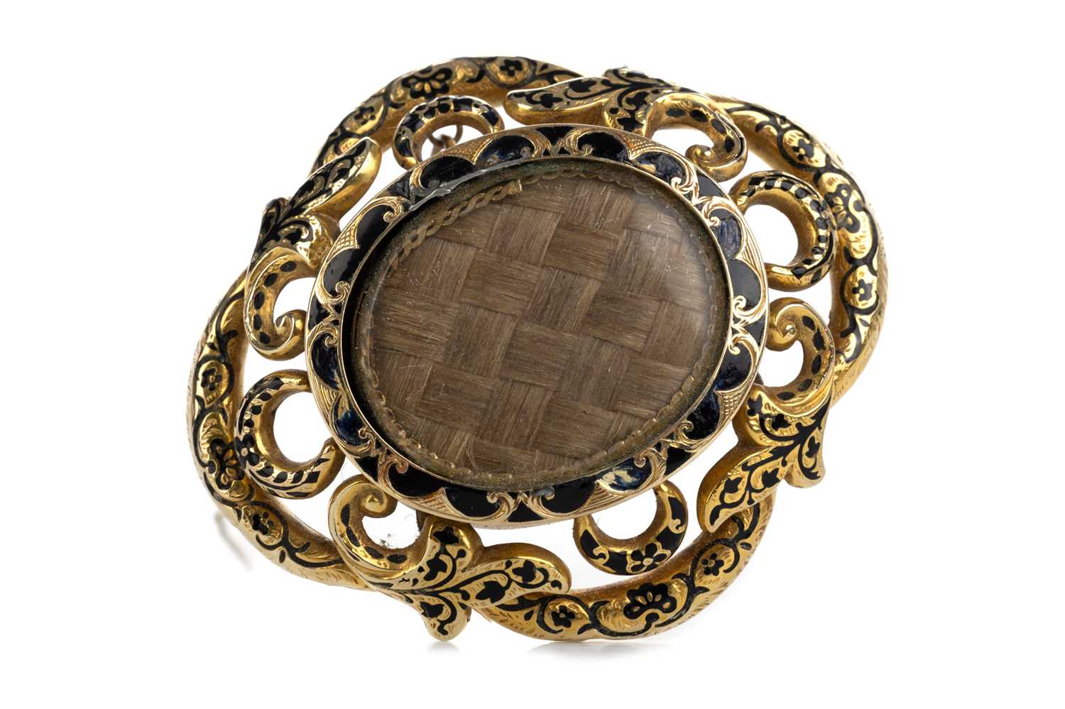 Lot 682 - VICTORIAN MOURNING BROOCH,