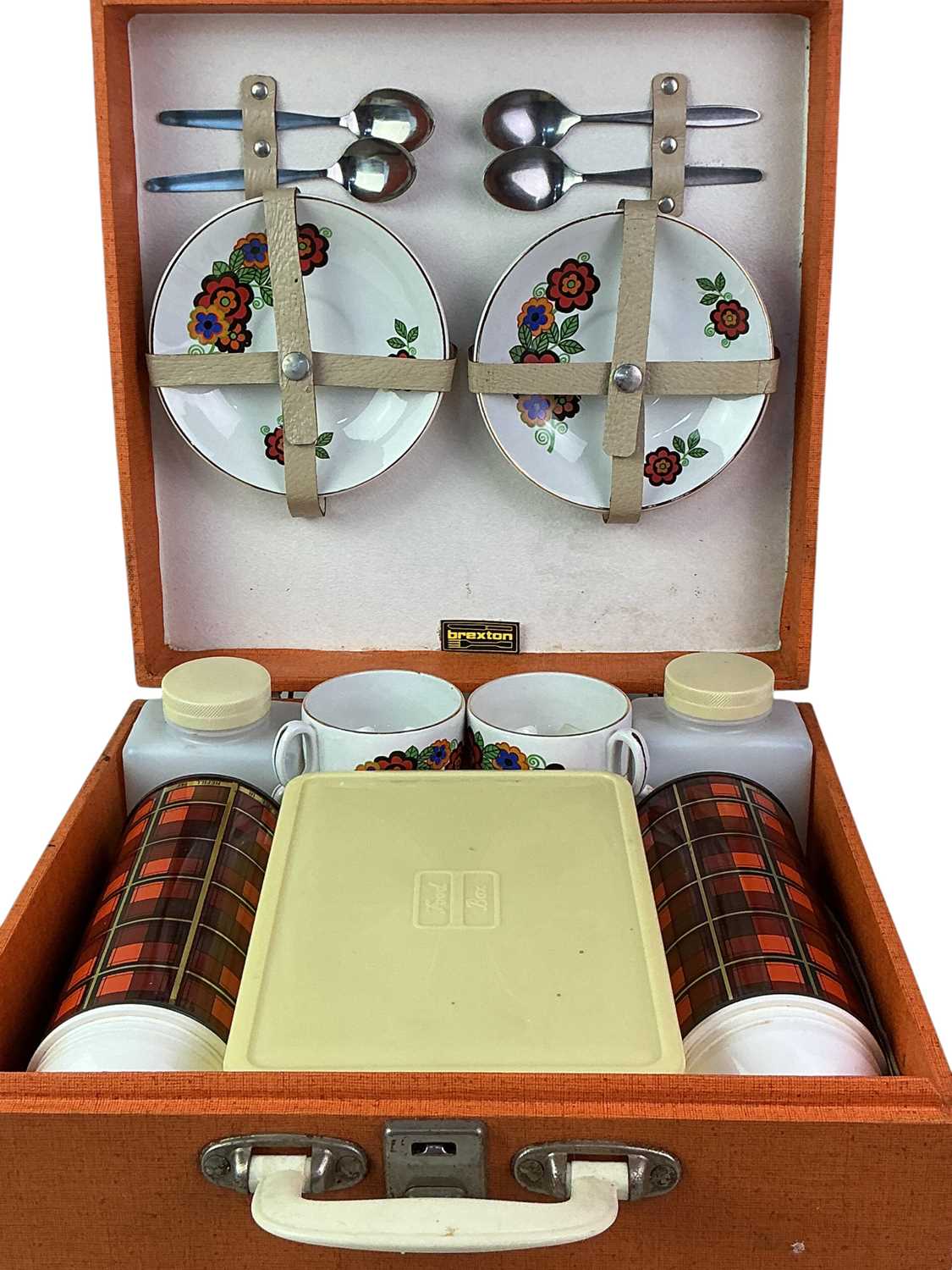 Lot 161 - BREXTON PICNIC SET,