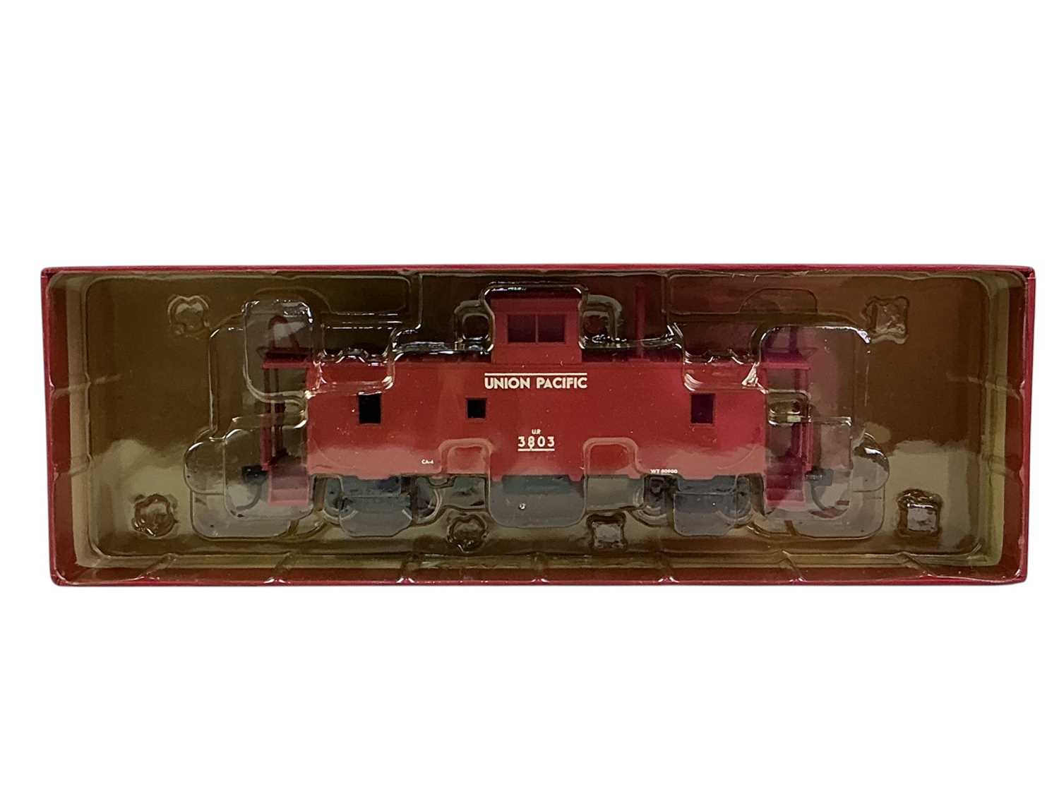 Lot 332 - GROUP OF MODEL RAILWAY ROLLING STOCK,