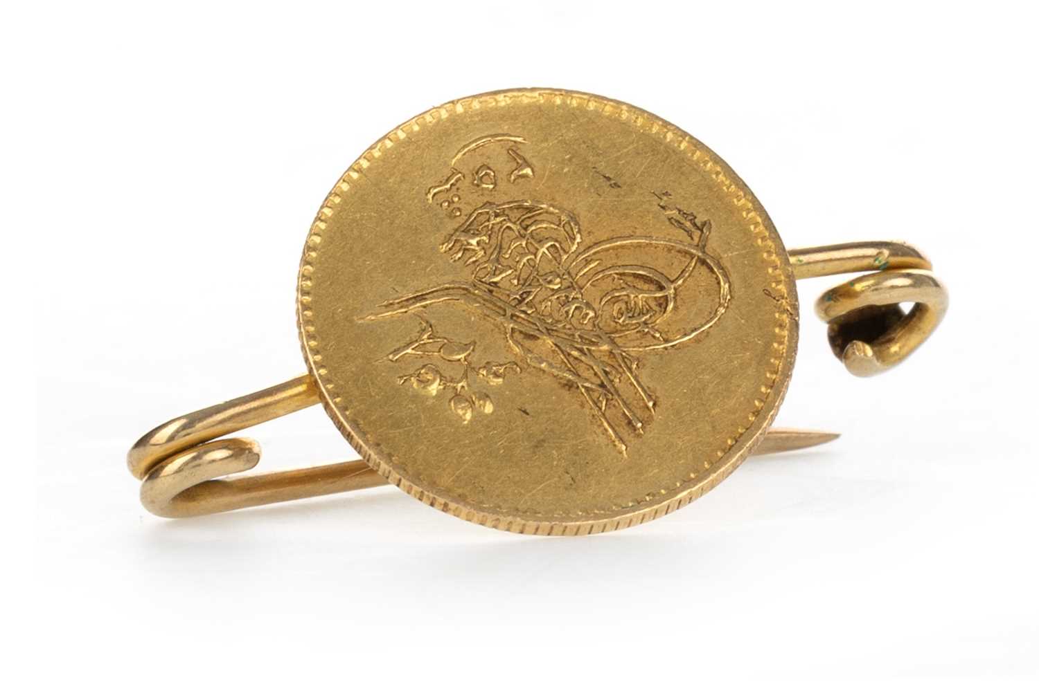 Lot 403 - EGYPTIAN GOLD COIN BROOCH,
