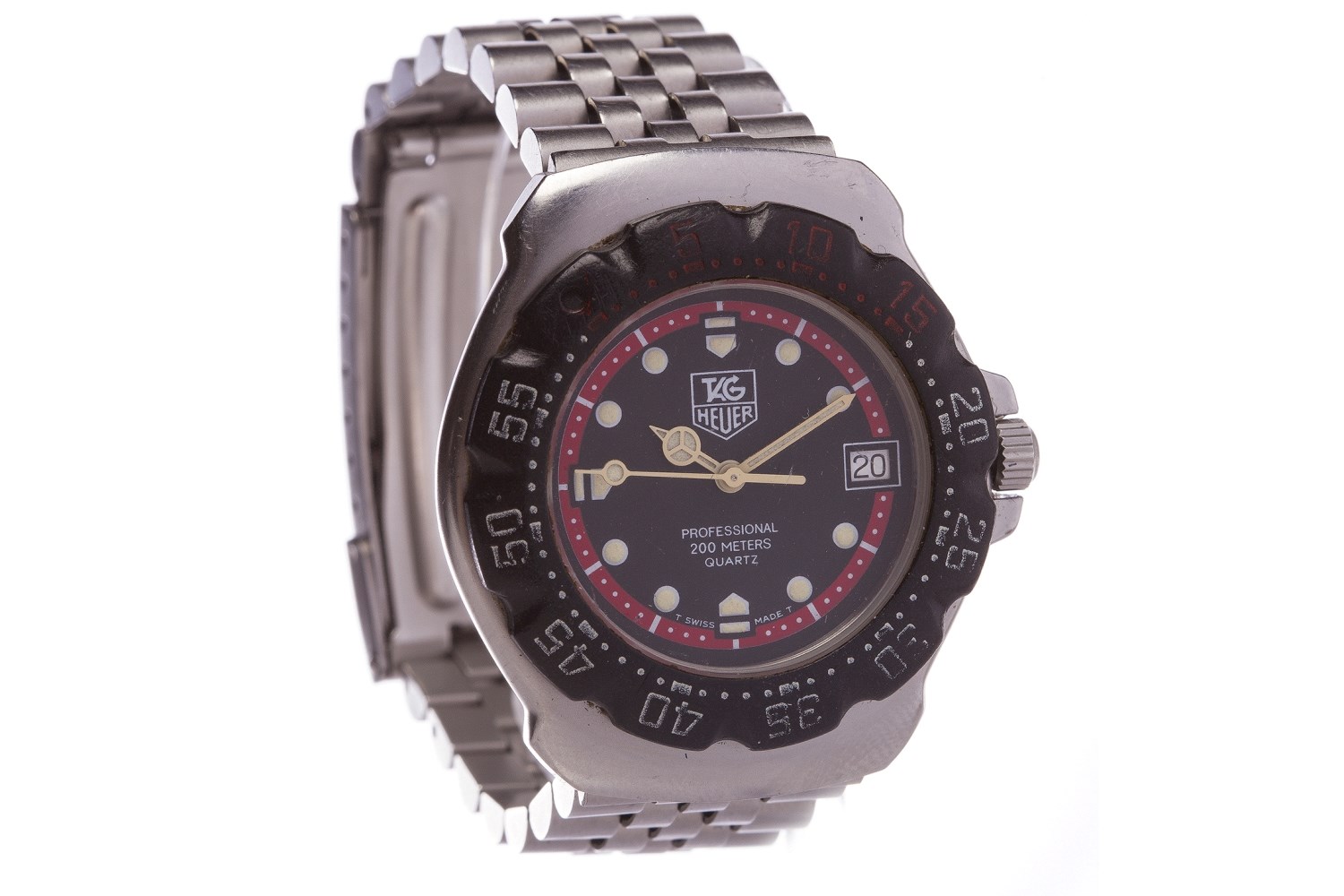 Lot 977 - MID SIZE TAG HEUER PROFESSIONAL 200 METERS
