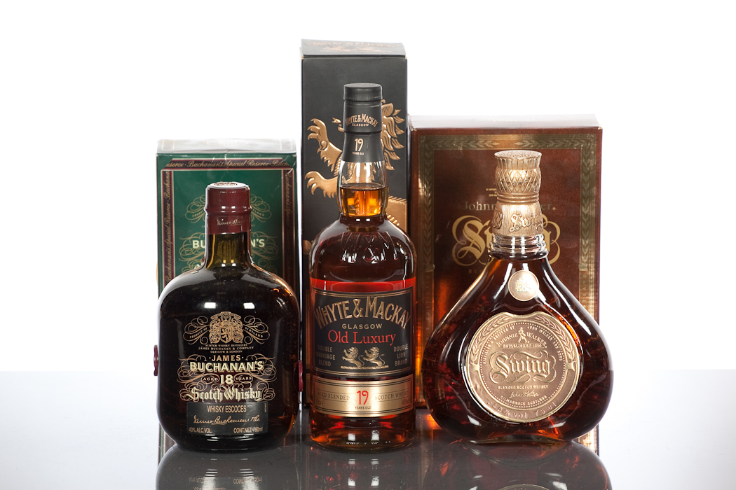 Lot 546 - JOHNNIE WALKER SWING Blended Scotch Whisky,