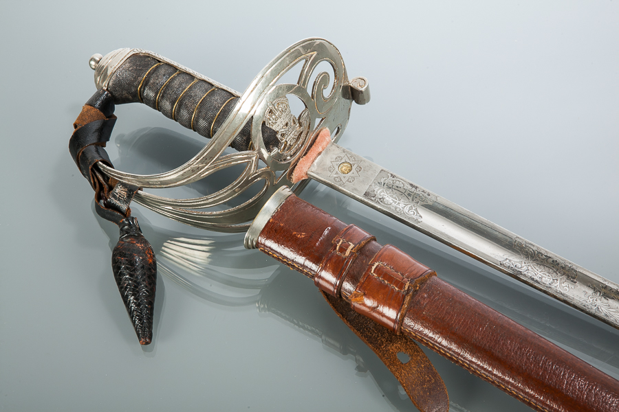 Lot 1003 - 19TH CENTURY CAMERONIANS SCOTTISH RIFLES