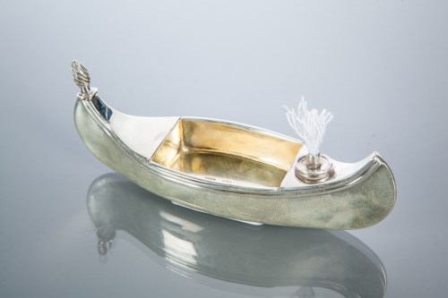 Lot 348 - LATE VICTORIAN SILVER NATIVE AMERICAN CANOE